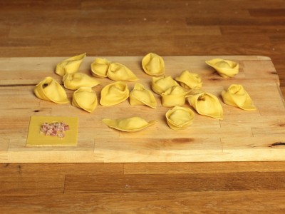 Tortellini di Modena: Ricetta Tipica Emilia-Romagna | Cookaround