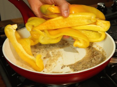 Antipasto ai peperoni tradizionale piemontese | Cookaround