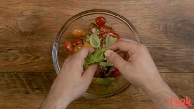 Spaghetti al pomodoro crudo: ricetta estiva | Cookaround
