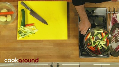 Anatra al vin santo con verdurine | Cookaround