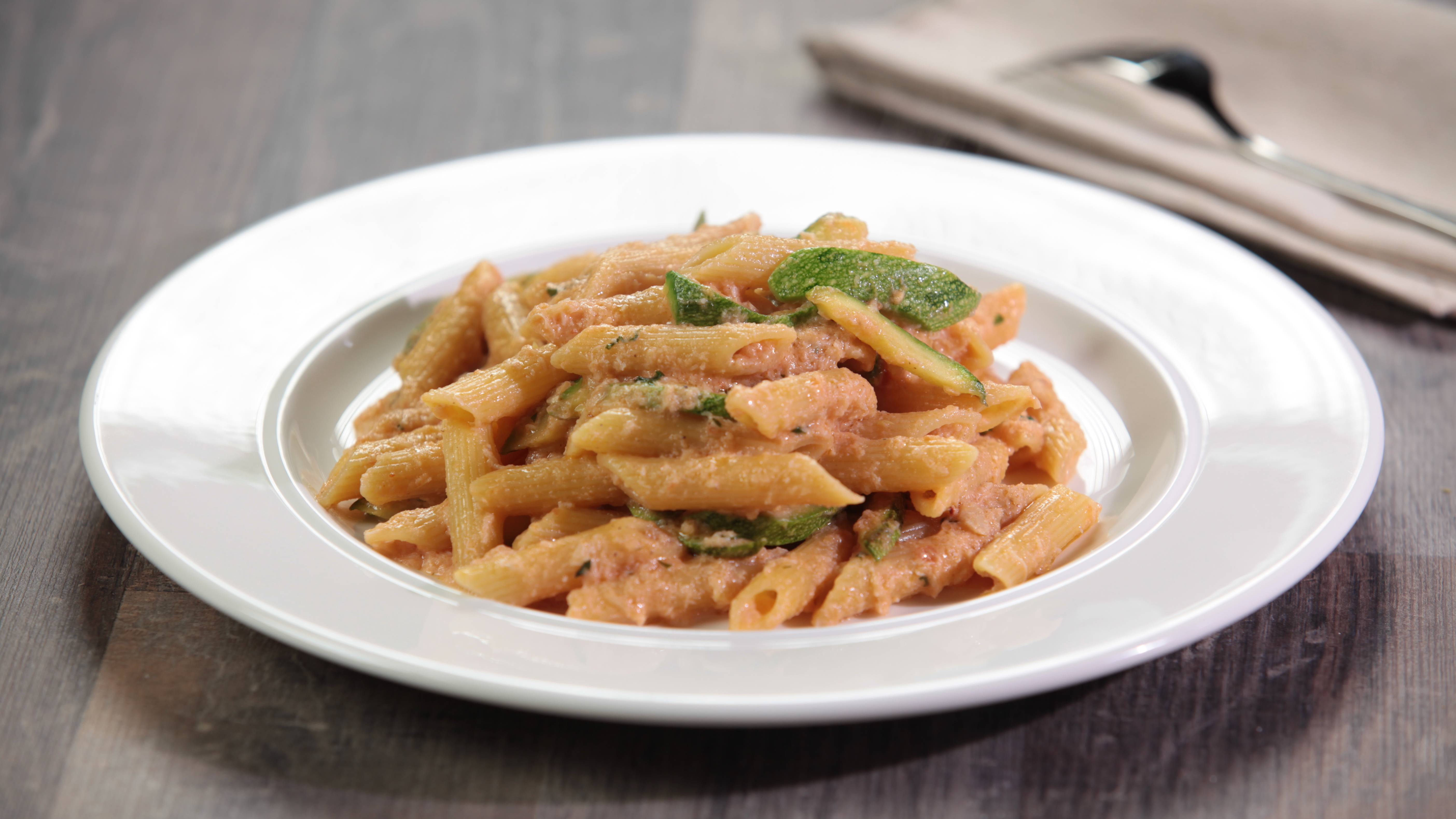 Spaghetti alla polpa di granchio facili | Cookaround