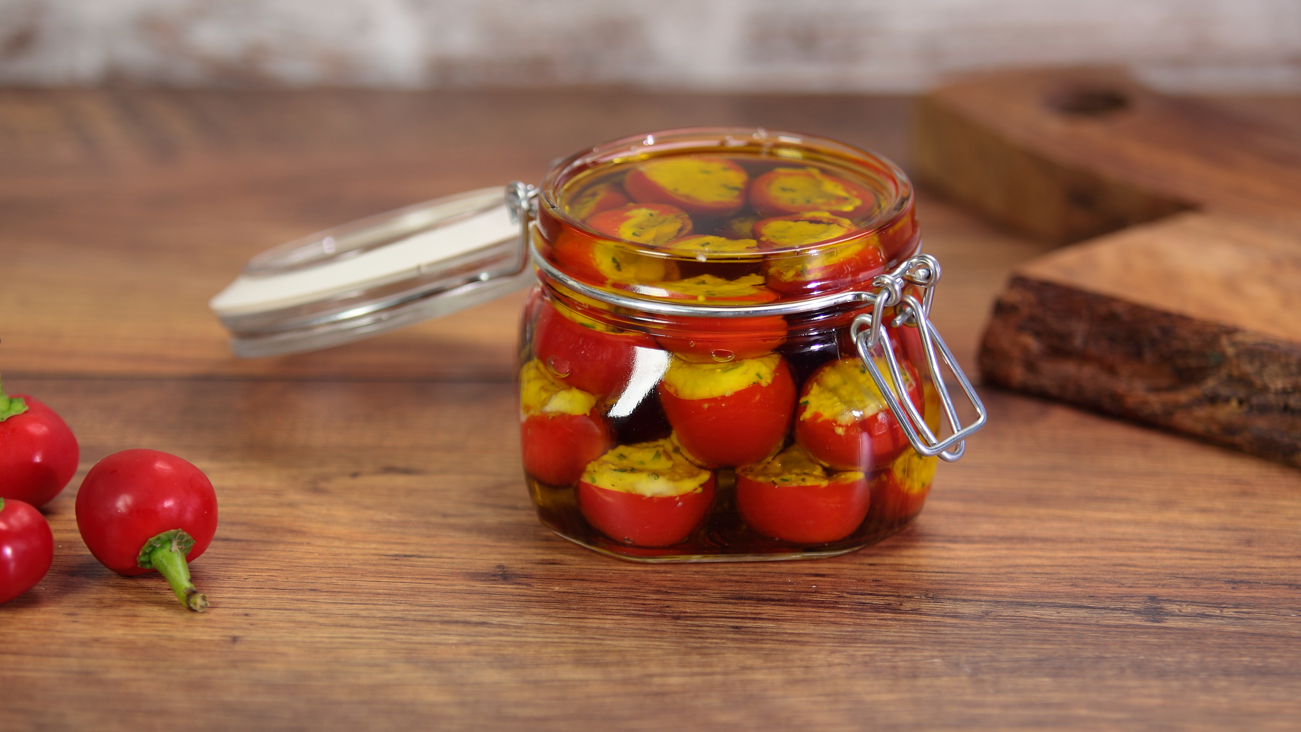 Peperoncini ripieni con crema di tonno | Cookaround