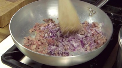 Fileja al ragù di salsiccia: ricetta regionale | Cookaround