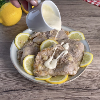 Fettine di vitello al limone: ricetta semplice e gustosa | Cookaround