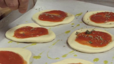 Pizzette ricetta facile e infallibile | Cookaround