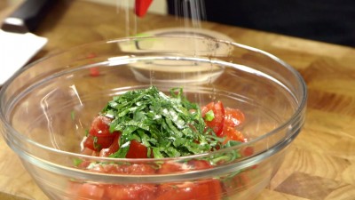 Spaghetti alla caprese ricetta veloce | Cookaround