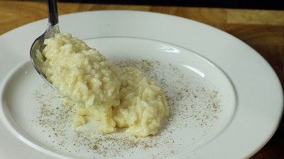 Ricetta Risotto al parmigiano in due consistenze | Cookaround