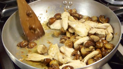 Straccetti di pollo ai funghi | Cookaround