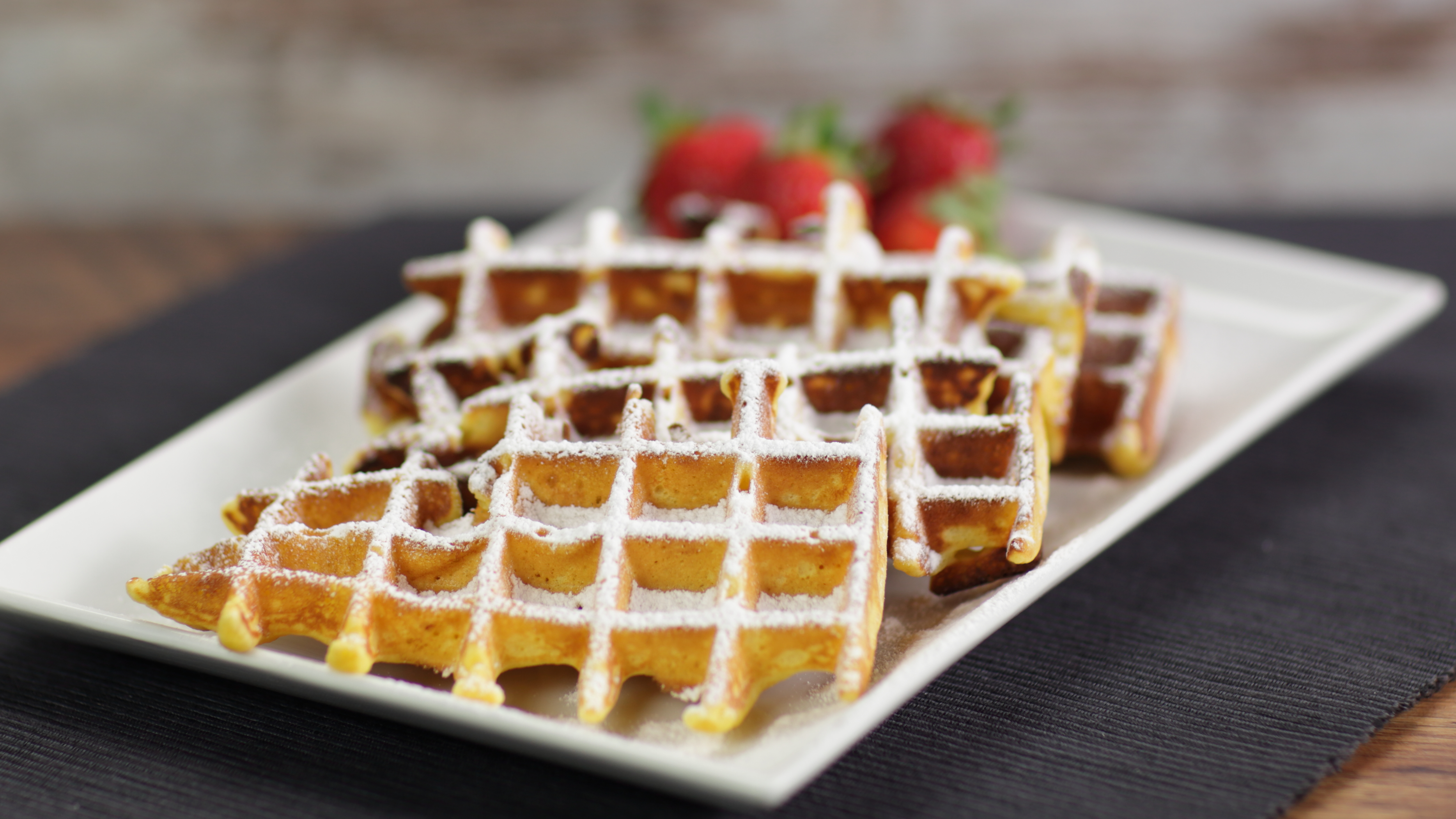 La nostra ricetta dei waffle al cocco è davvero golosa! | Cookaround