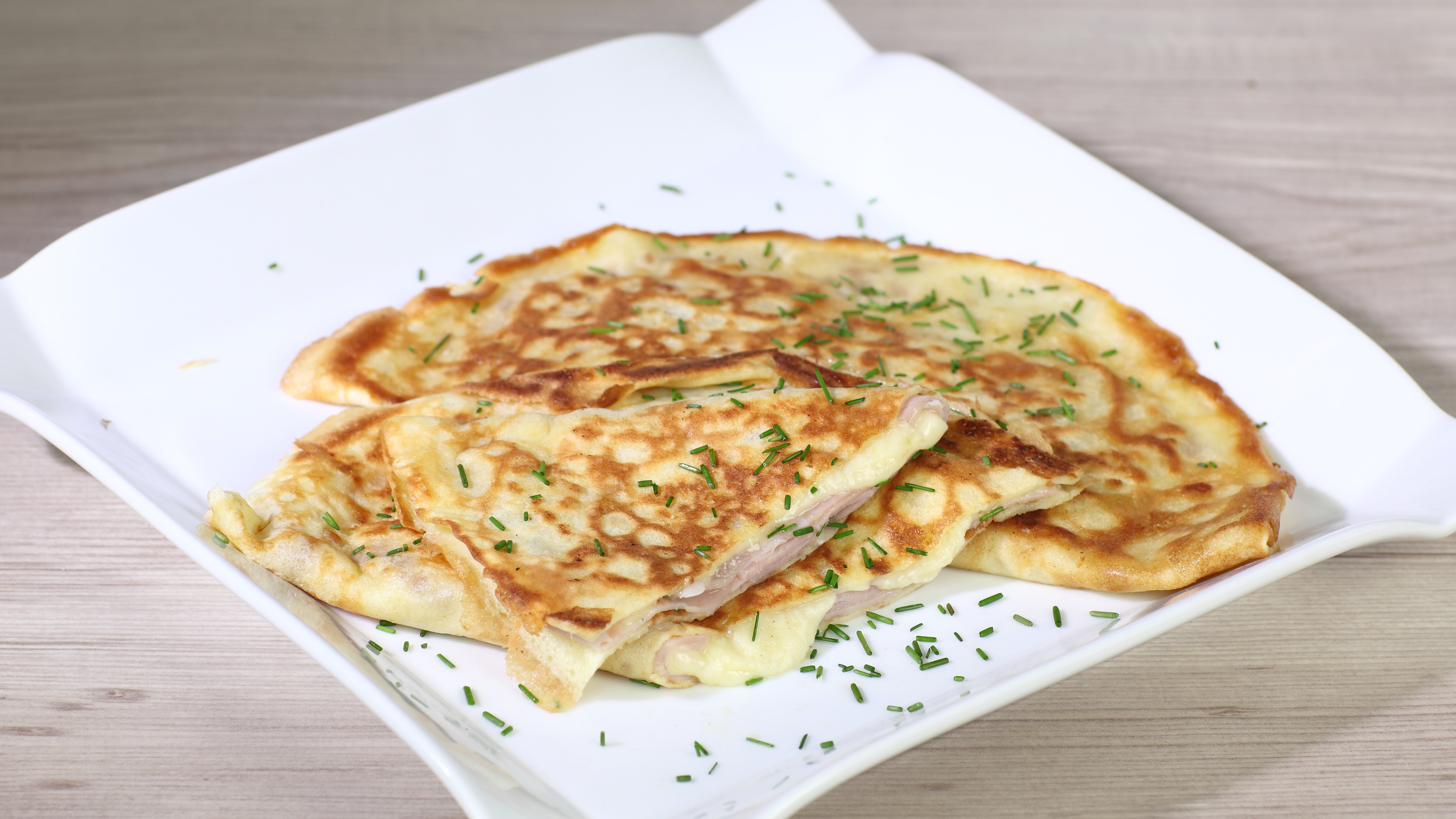 Scopri come è facile l'impasto per le crepes dolci e salate | Cookaround