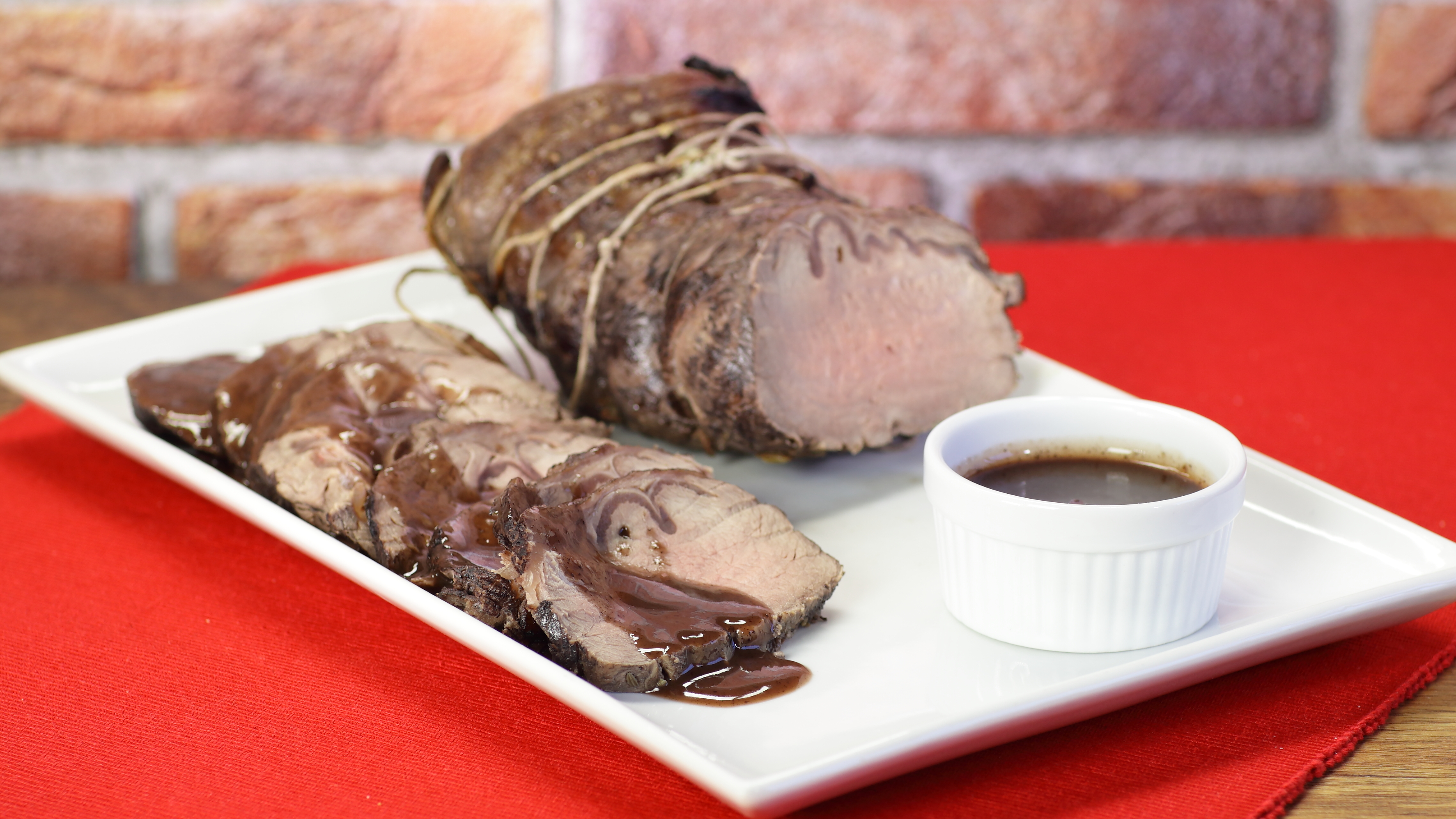 Roast beef al forno: ricetta classica e succoso con cottura perfetta ...