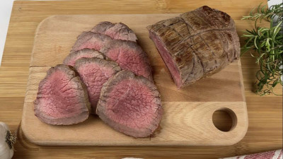 Roast beef di manzo morbido e succoso: ricetta facile | Cookaround