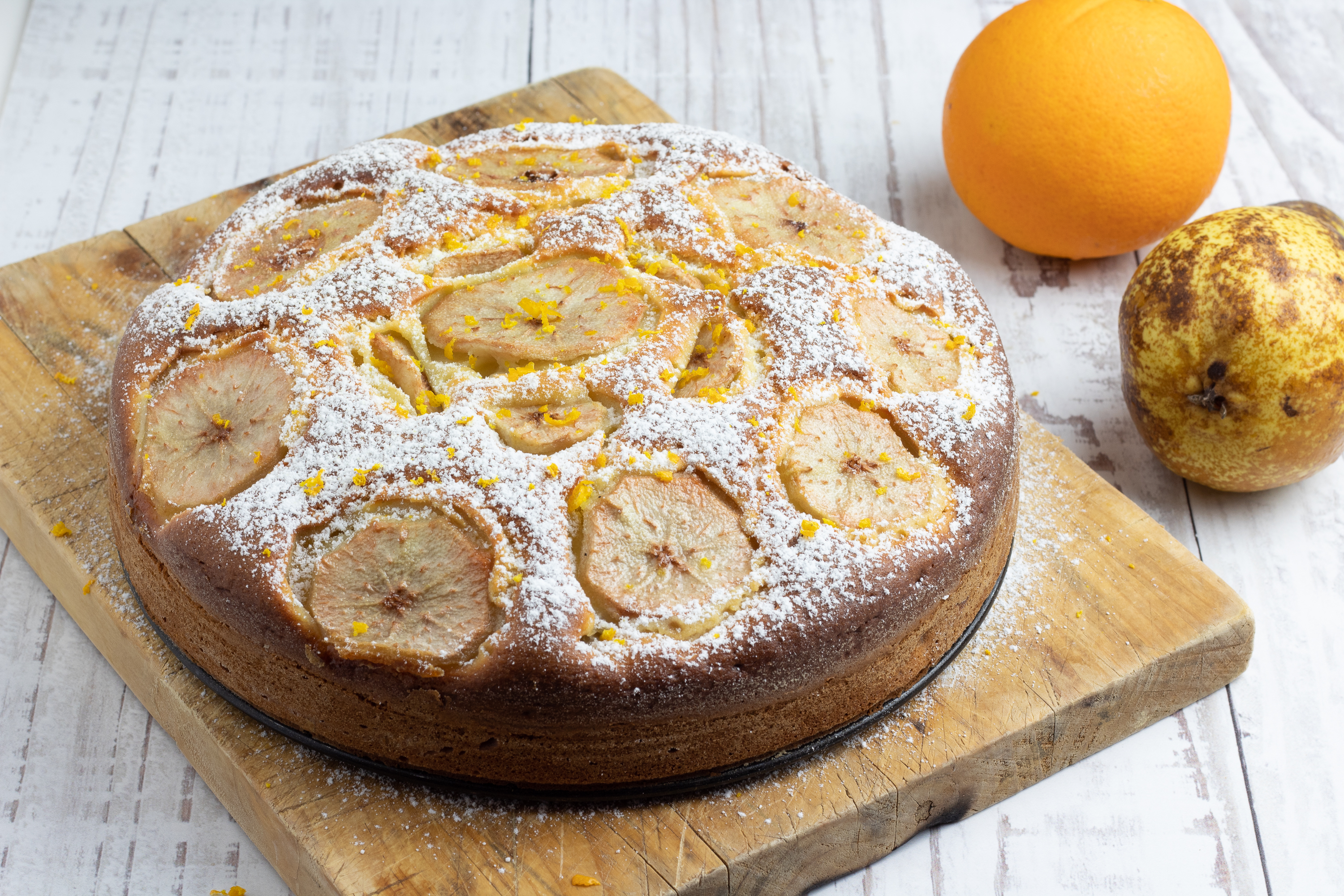 Torta di Pere e Uvetta: la Ricetta Soffice della Nonna | Cookaround