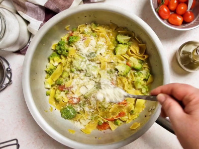 Pasta con i broccoli cremosa: ricetta autunnale facile e veloce ...