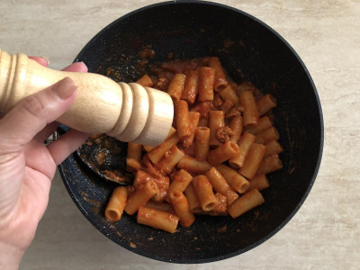 Pasta alla Zozzona: Ricetta Tradizionale Romana | Cookaround