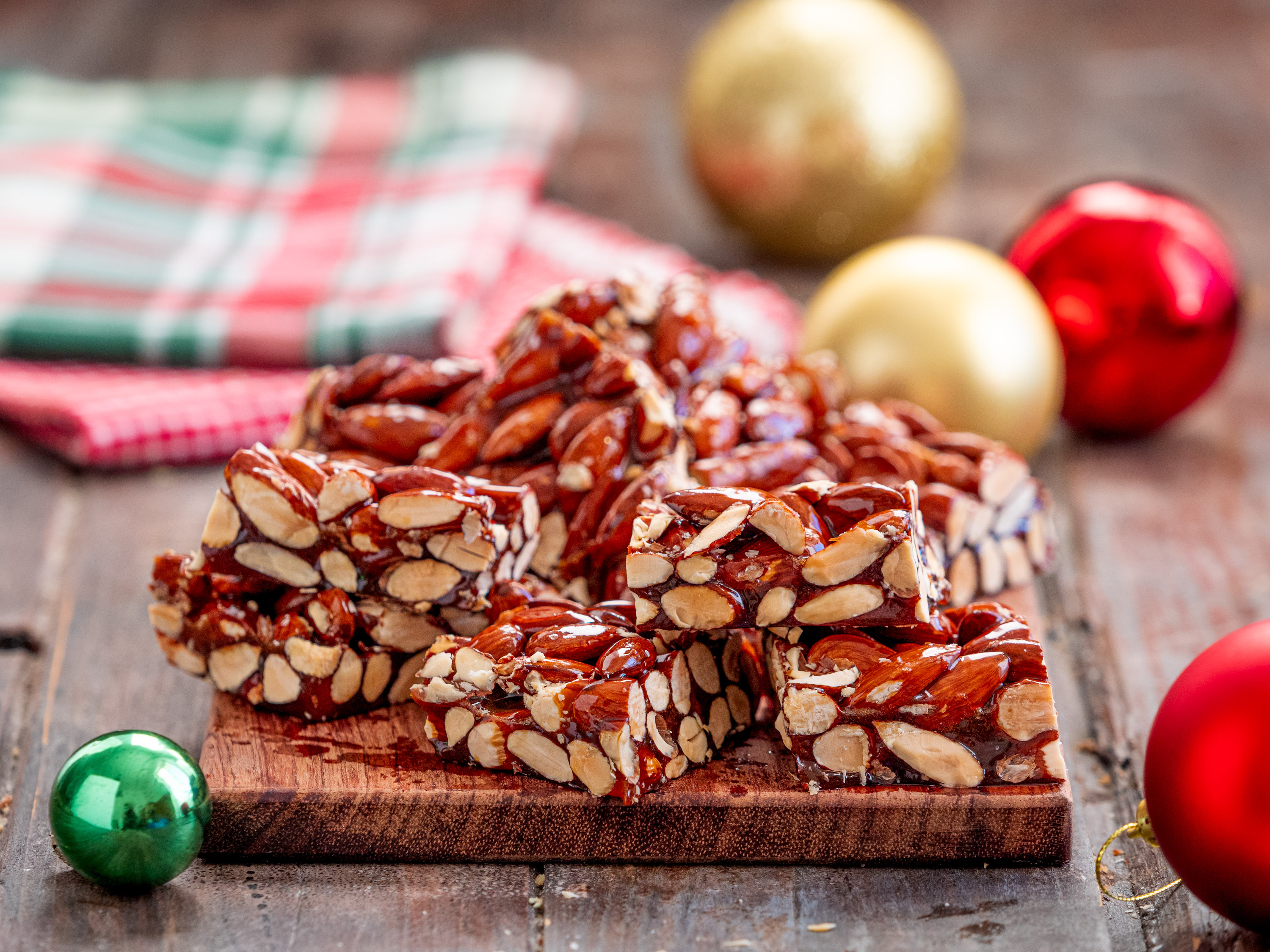 Torrone classico fatto in casa: ricetta tradizionale | Cookaround