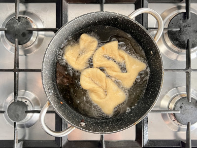Bugnes: ricetta tradizionale delle frittelle francesi di Carnevale ...
