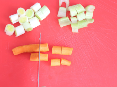 Brodo di pesce: ricetta semplice per risotti e piatti di mare | Cookaround