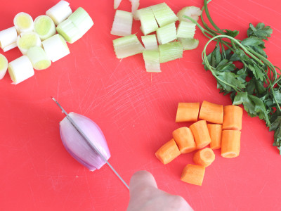 Brodo di pesce: ricetta semplice per risotti e piatti di mare | Cookaround