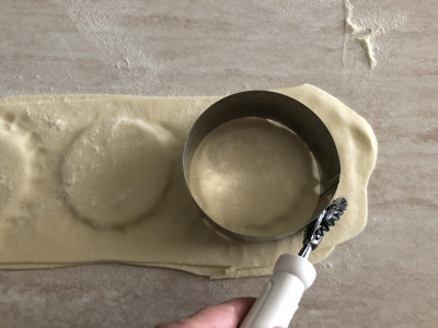 Alla scoperta dei seadas: il gioiello della pasticceria sarda | Cookaround