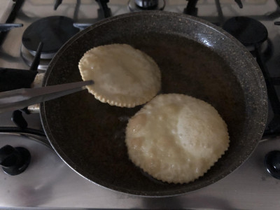 Alla scoperta dei seadas: il gioiello della pasticceria sarda | Cookaround