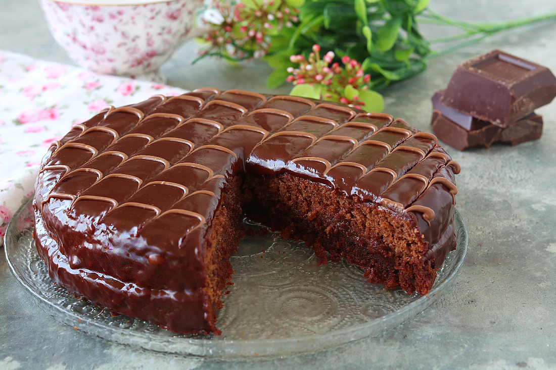 Torta dobos, la ricetta della tipica torta ungherese | Cookaround