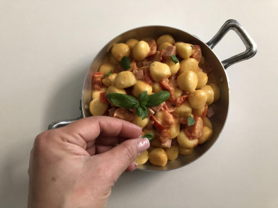 Gnocchi con Pomodorini e Philadelphia: Ricetta Facile e Fresca | Cookaround