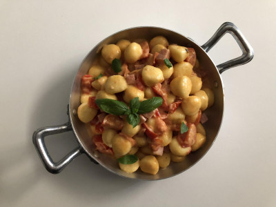Gnocchi con Pomodorini e Philadelphia: Ricetta Facile e Fresca | Cookaround