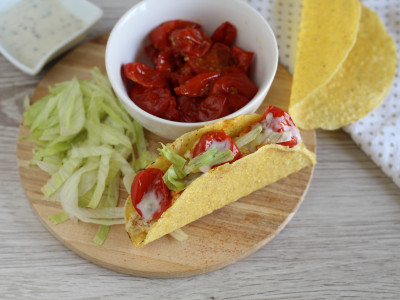 Tacos Vegetariani con Hummus e Pomodorini: Ricetta Facile e Leggera ...