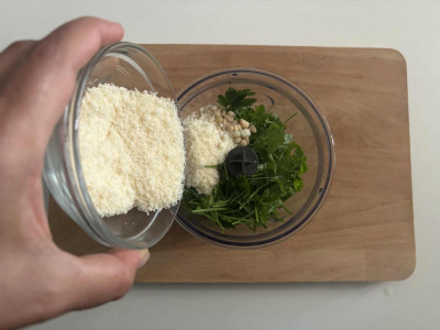 Pesto di prezzemolo: la ricetta facile e veloce | Cookaround