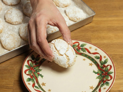 Ricciarelli di Siena: la Ricetta Originale dei Biscotti Toscani ...