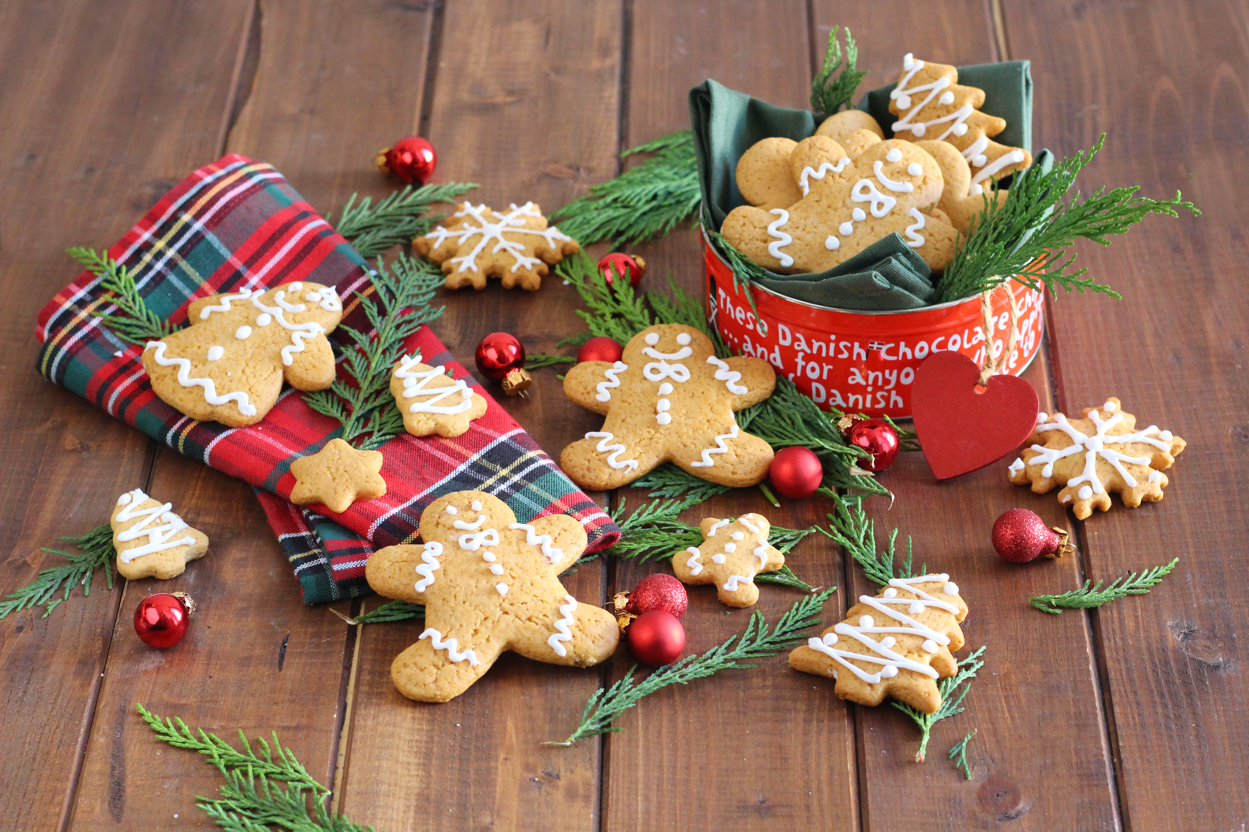 Casetta di pan di zenzero: la ricetta facile e perfetta per Natale ...