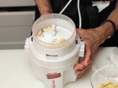 Pinolate: Ricetta Tipica Campania | Cookaround