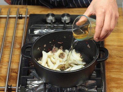Seppie con sugo di pomodoro - Soupies yiachnì | Cookaround