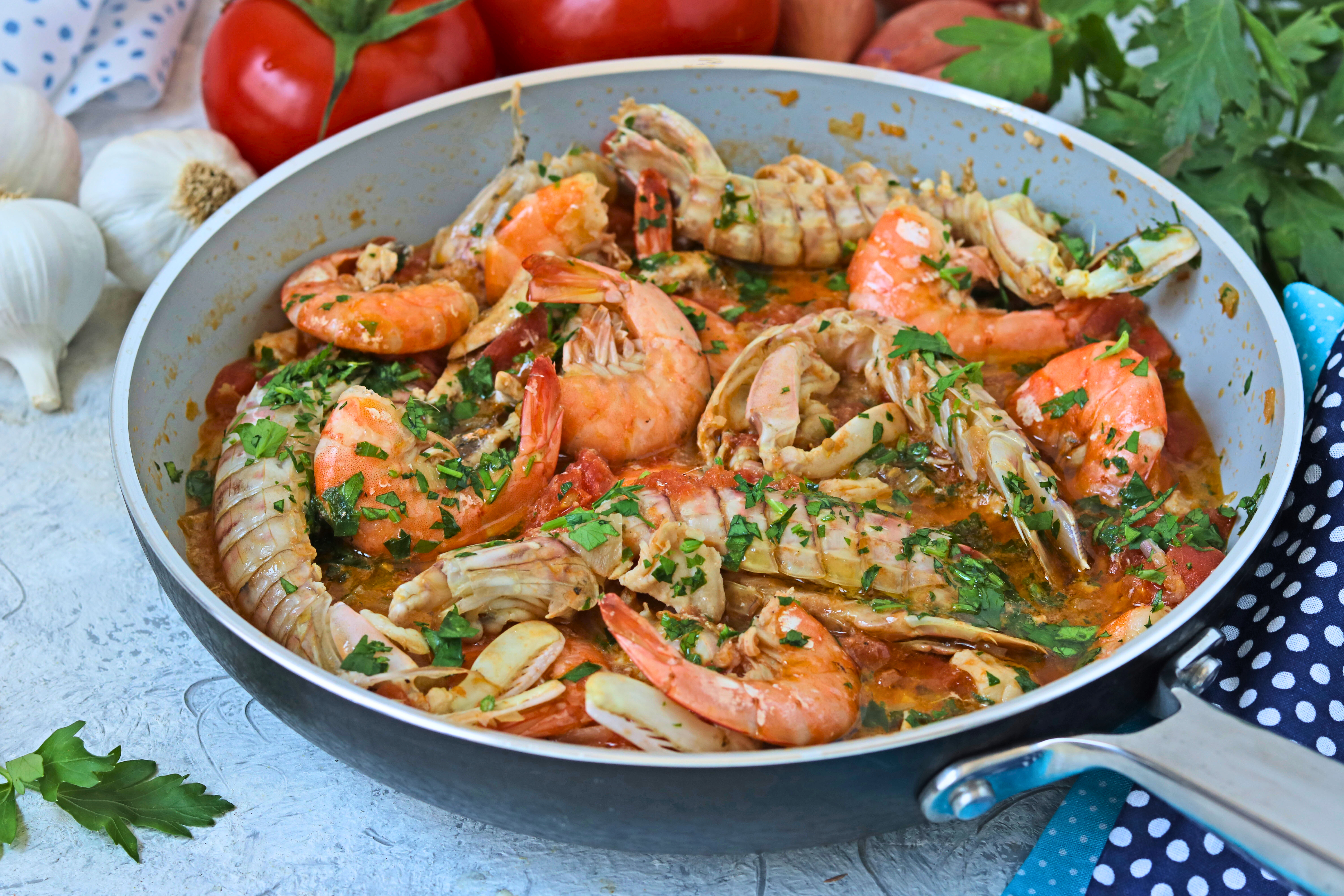 Brodo di pesce: ricetta semplice per risotti e piatti di mare | Cookaround