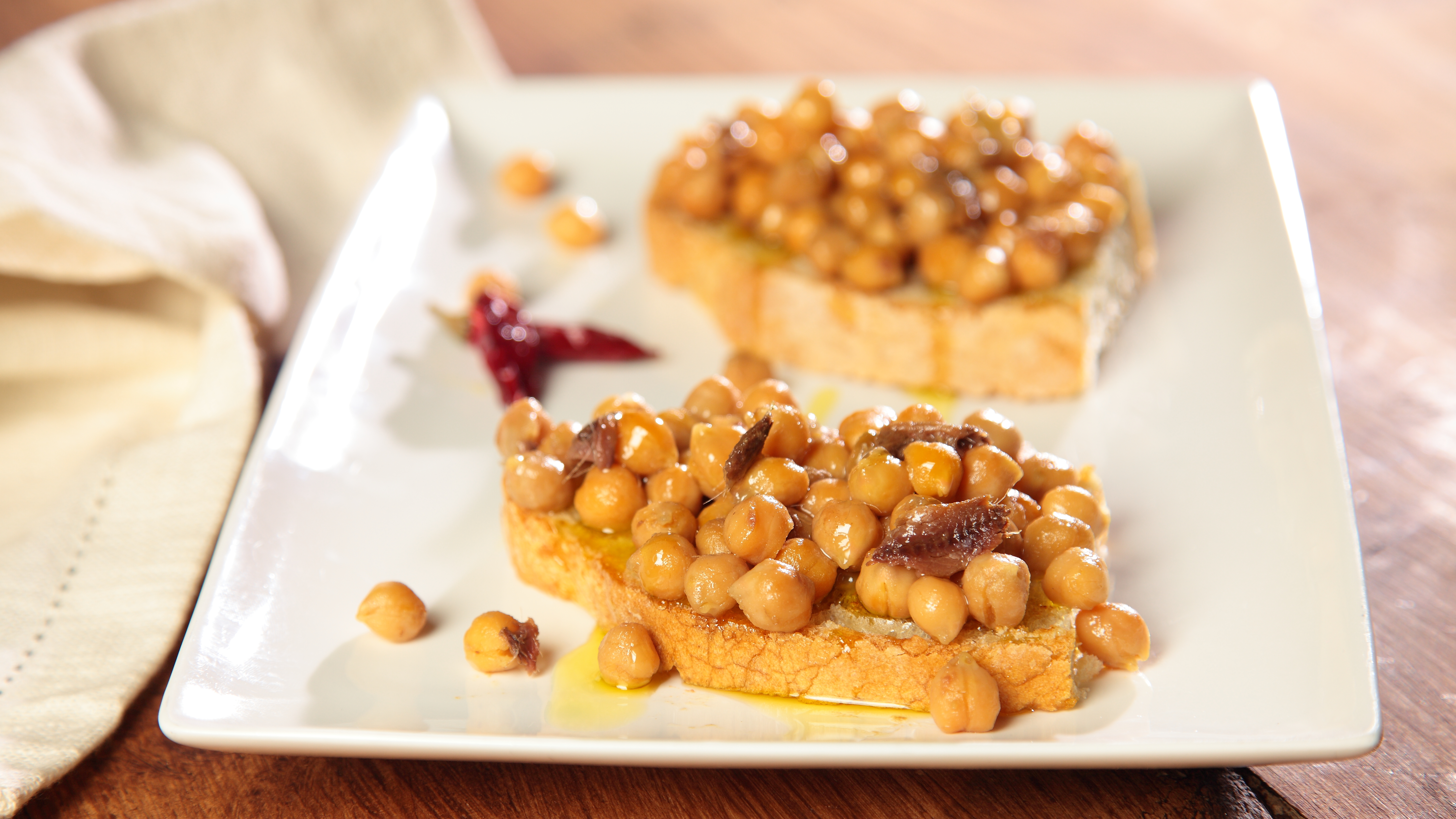 Ceci acciughe e formaggio ricetta facile | Cookaround