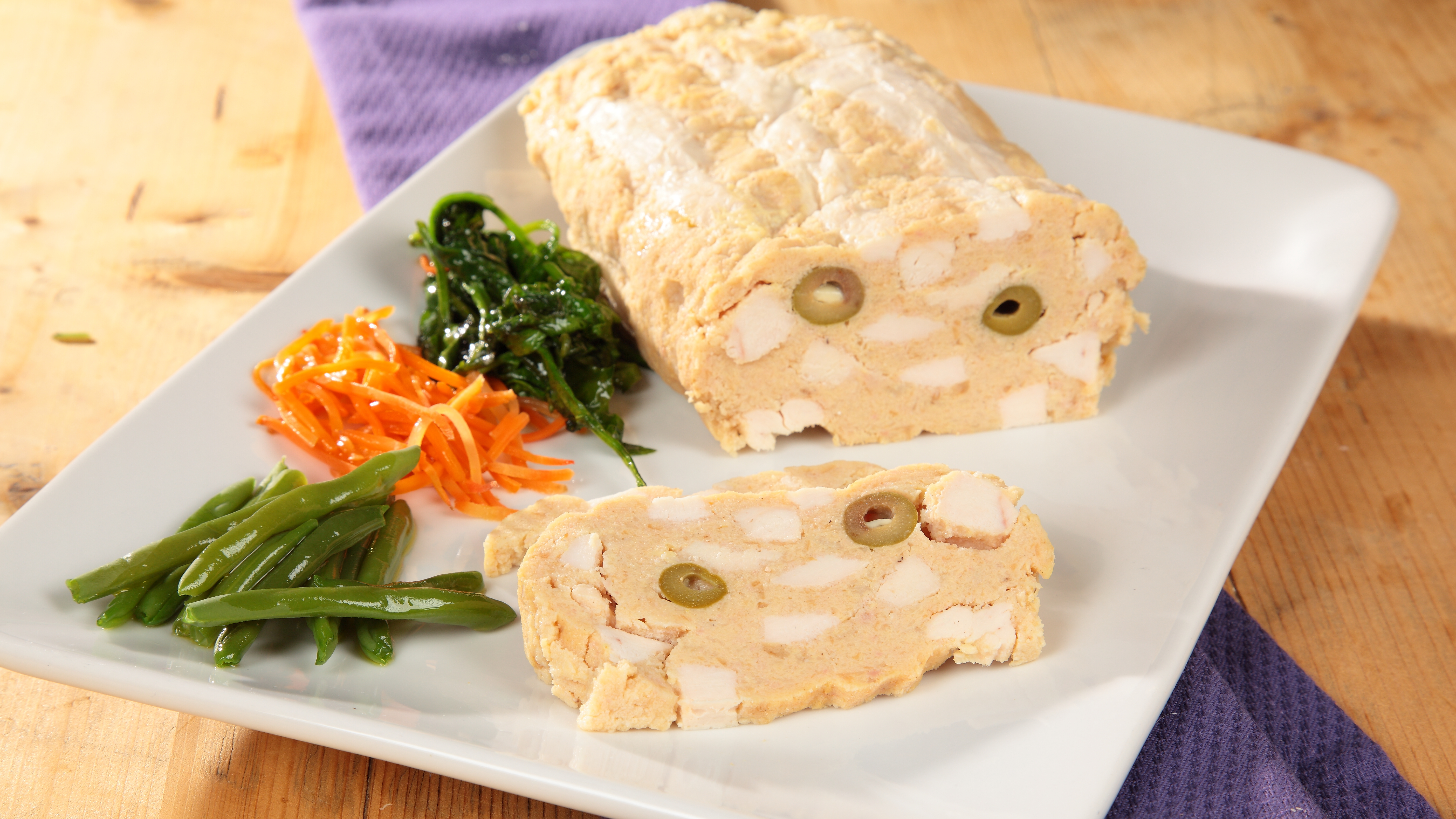 Cappone ripieno lessato: Ricette di Cookaround | Cookaround