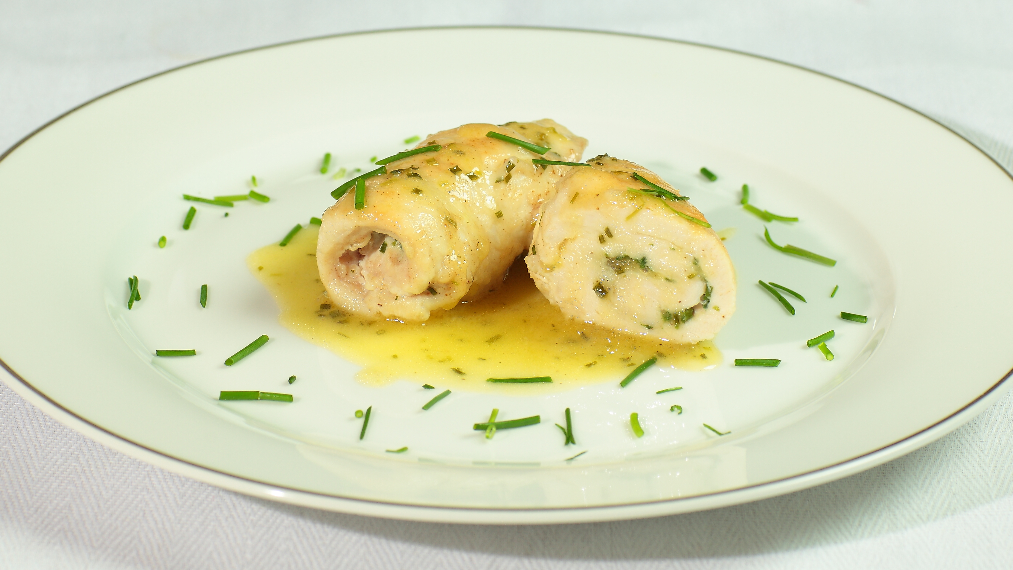 Involtini di petto di pollo con pesto | Cookaround