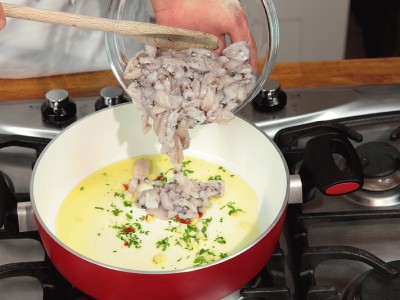 Tagliatelle con calamari vongole e gamberetti | Cookaround